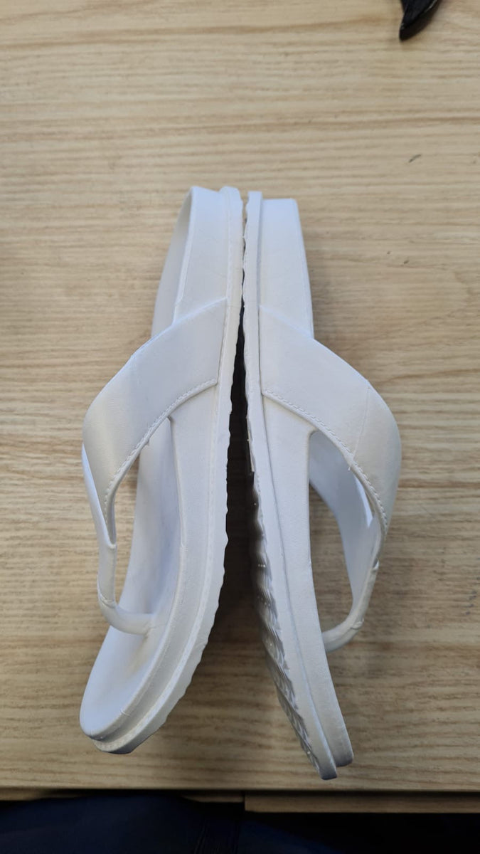 Soft Rubber slippers in White Hajj & Umrah – TheHijabWorld